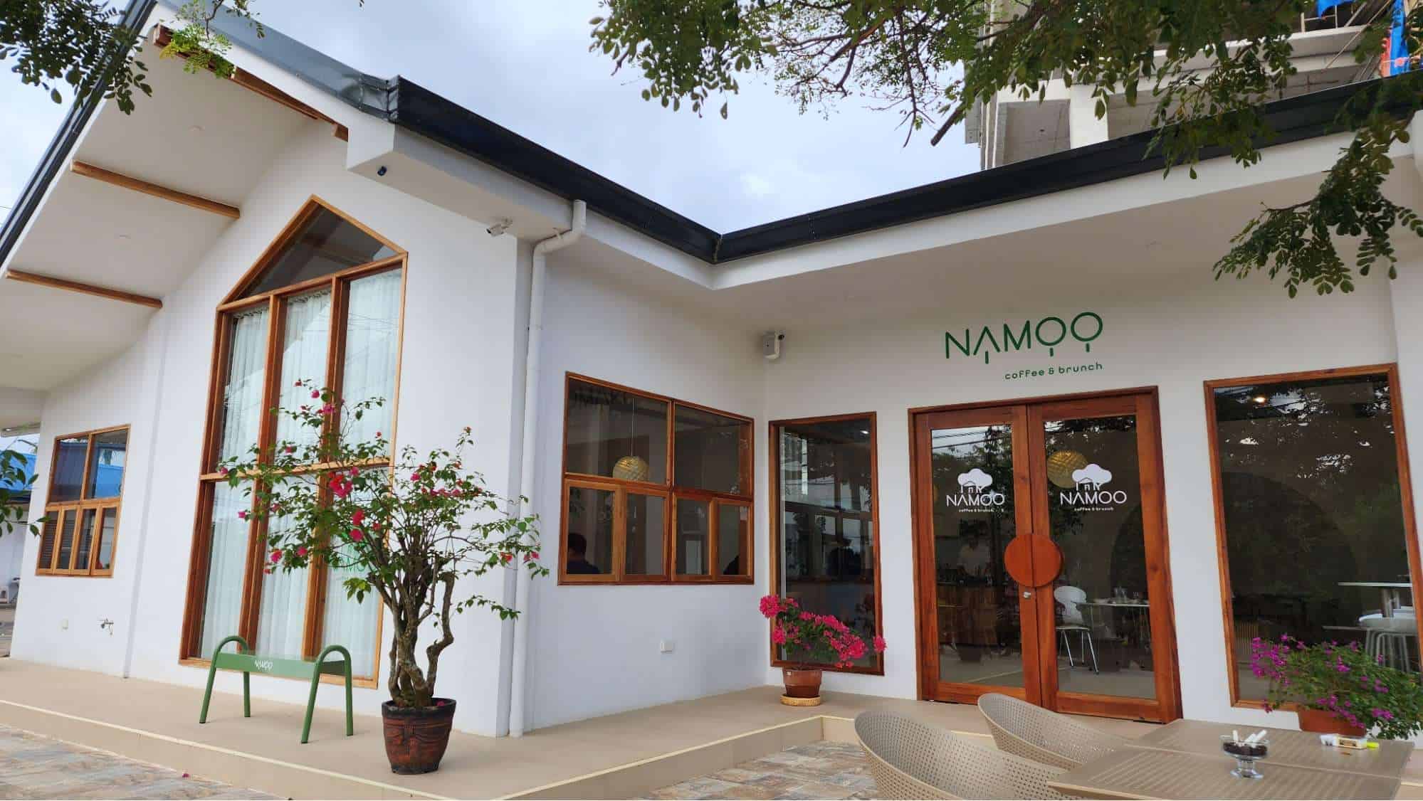 Pet-Friendly Cafes and Restaurants in the Philippines [2025]