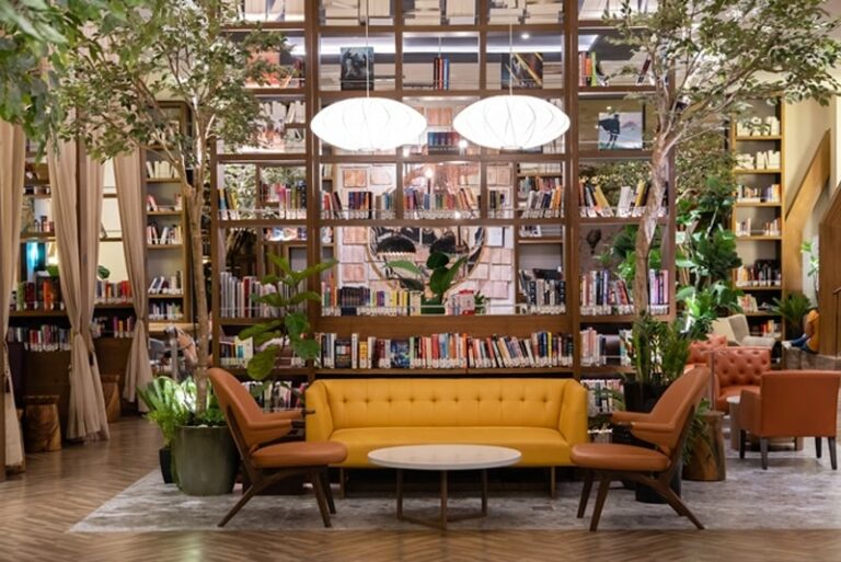 10 Best Hangout Spots for Friends in Manila [2025]
