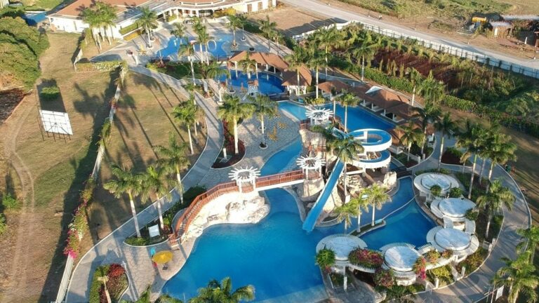 Dive Into Fun: Top Water Parks in the Philippines [2025]