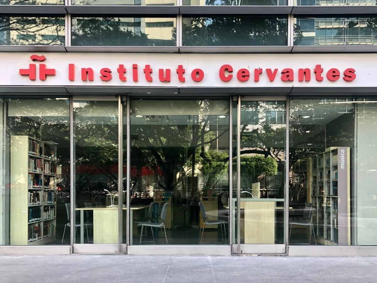 Literary Gems: Exploring the Top Libraries in the Philippines [2025]
